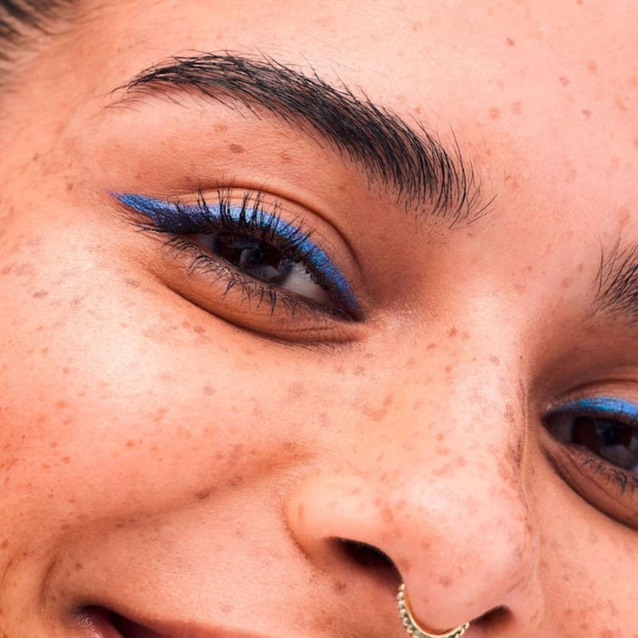 Lapiz De Ojos Essence Superman Duochrome 01— Farmacorp